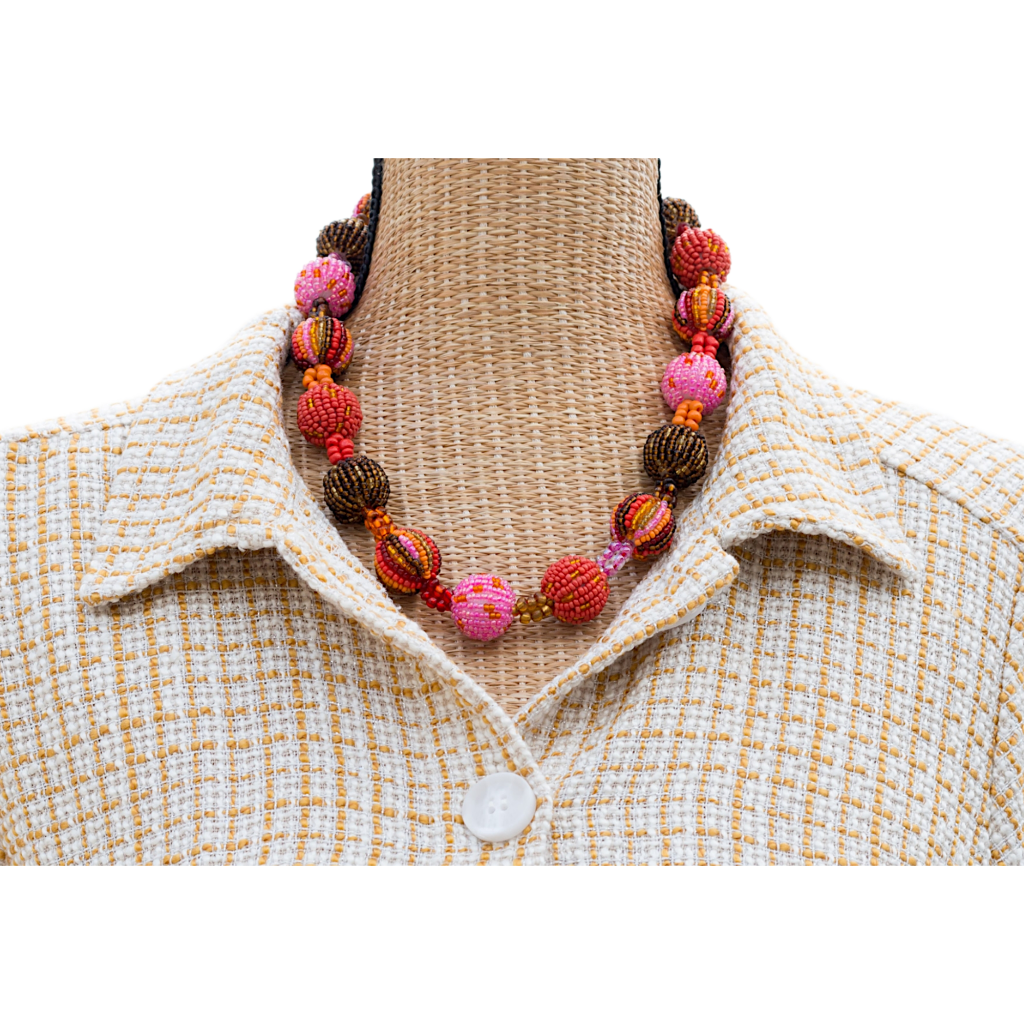 Collier à boules de petite perles de verre roses, rouge et marron ...